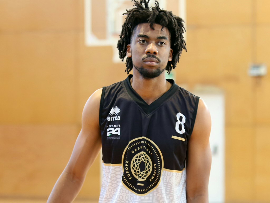 Martin Smith to play in Spain in EBA League