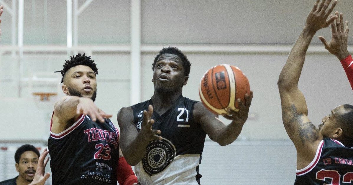 Dominic Oliver signed last minute with Spanish team