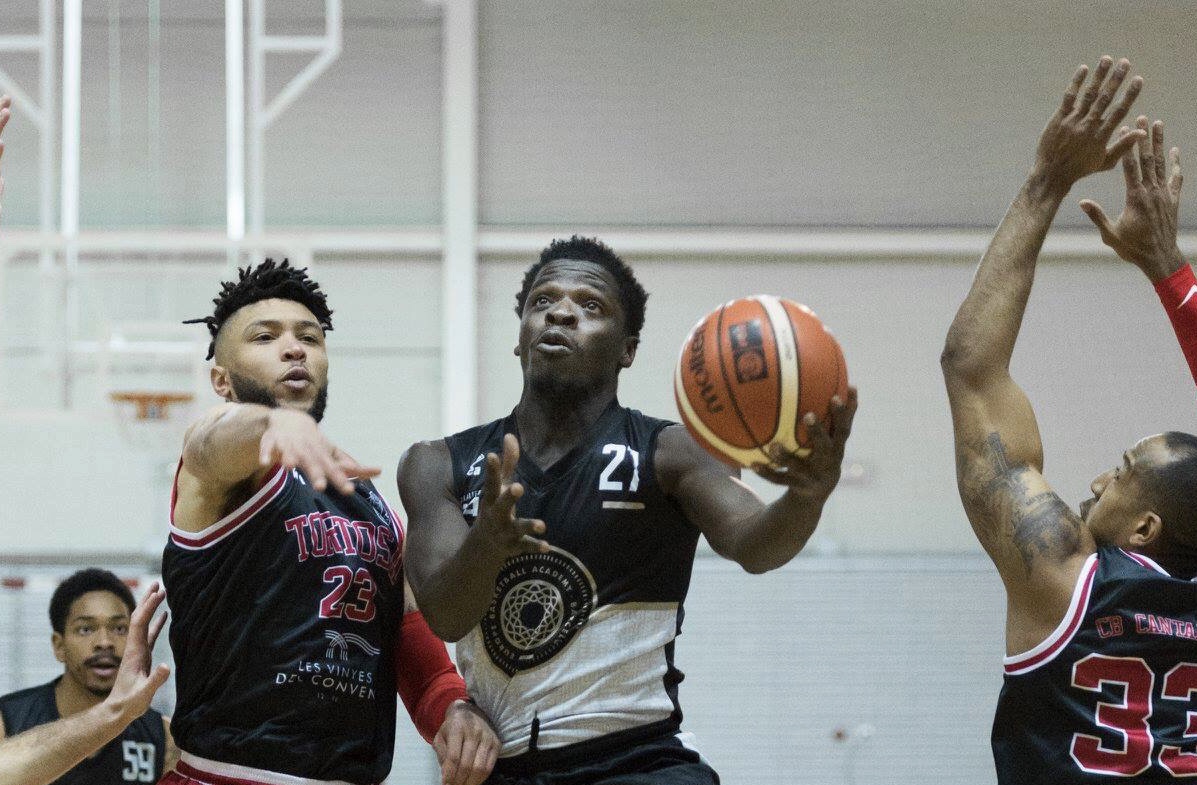 Dominic Oliver signed last minute with Spanish team